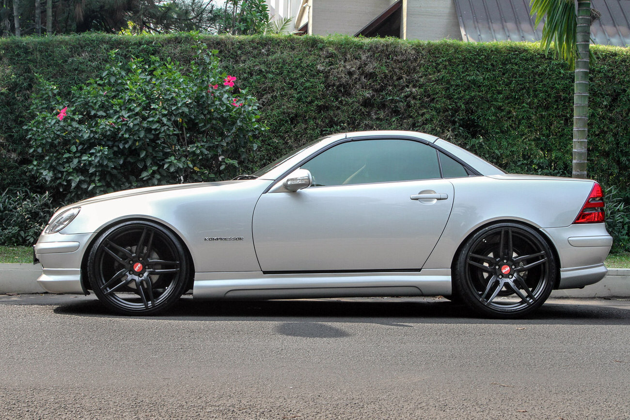 Permaisuri | Mercedes Benz SLK 320 with DPE FT-5S 20"