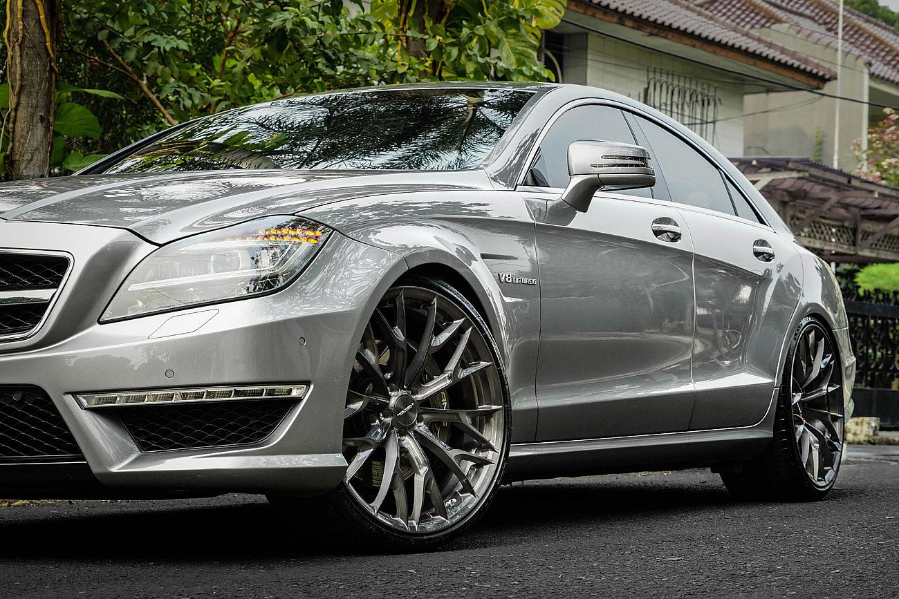 Permaisuri | Michelin PIlot Super Sport + Facewheels FW176 on CLS W218