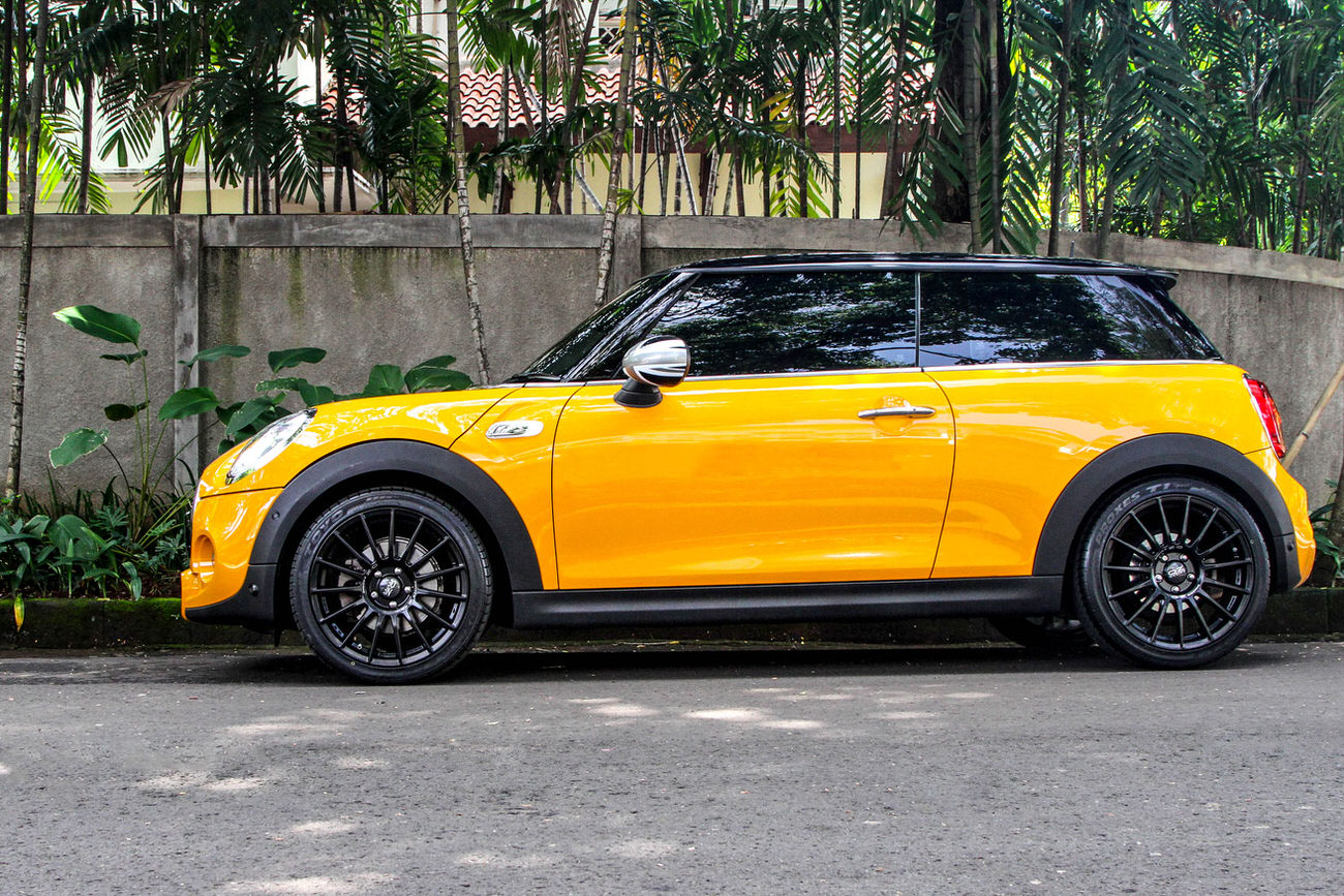 Permaisuri | OZ Racing Superturismo LM 18"with Mini Cooper S F56