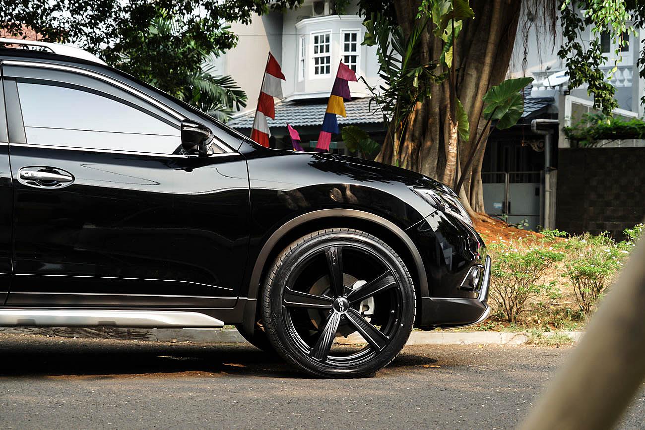 Permaisuri | Nissan X-Trail T32 on OZ Racing Montecarlo HLT