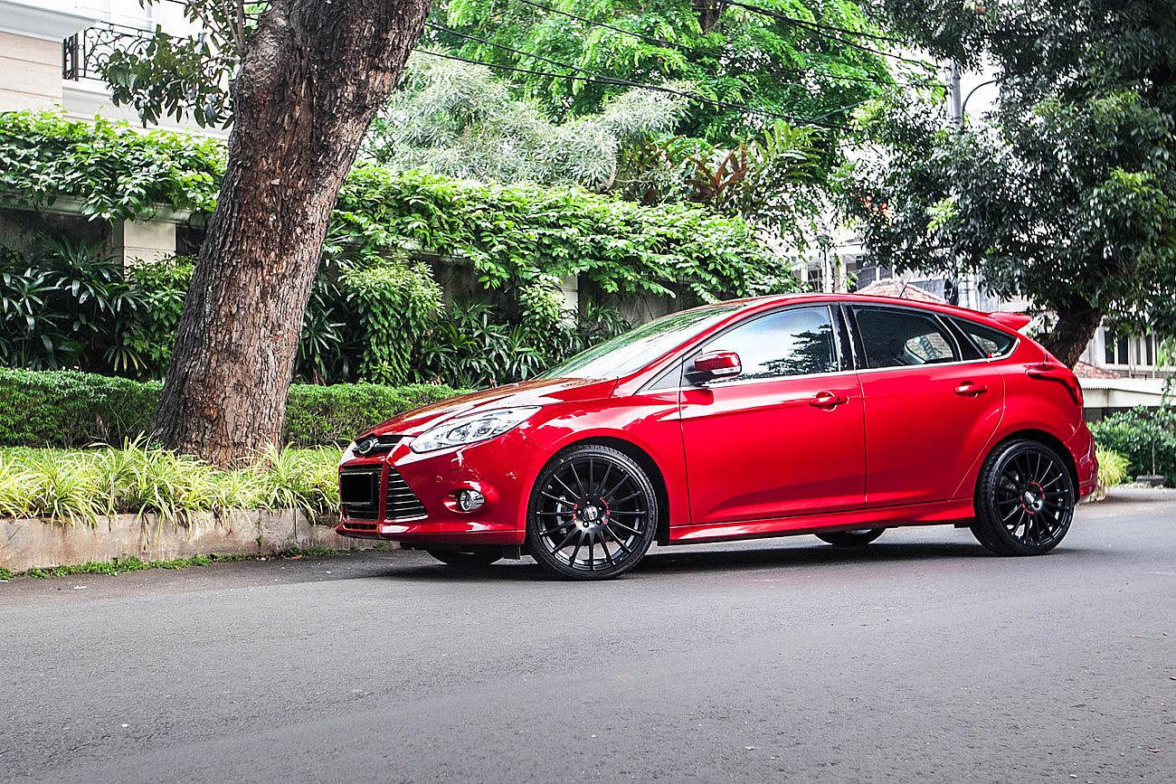 Permaisuri | OZ Racing Superturismo GT on Ford Focus