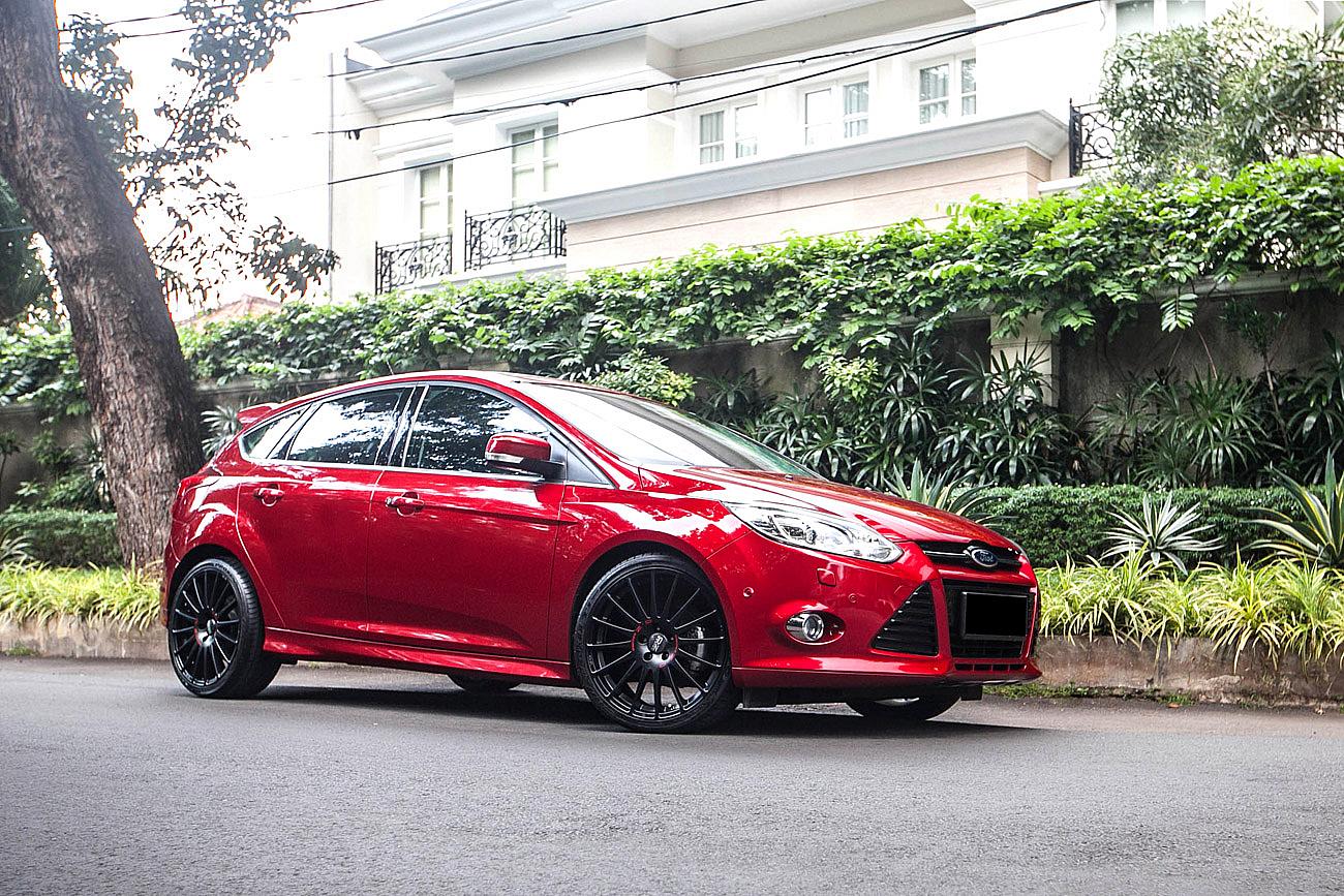 Permaisuri | OZ Racing Superturismo GT on Ford Focus