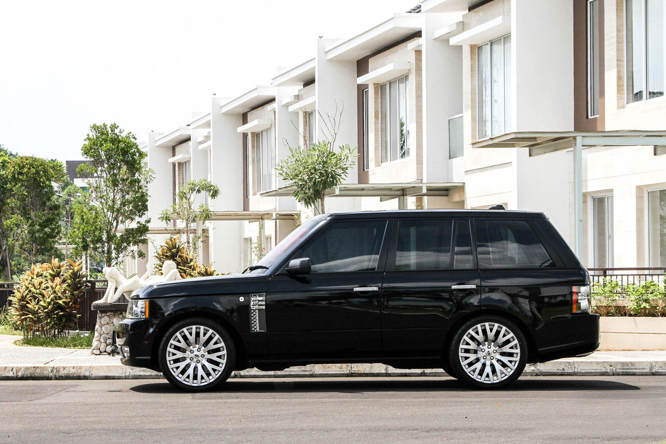 Permaisuri | Range Rover on Project KAHN COSWORTH 22"