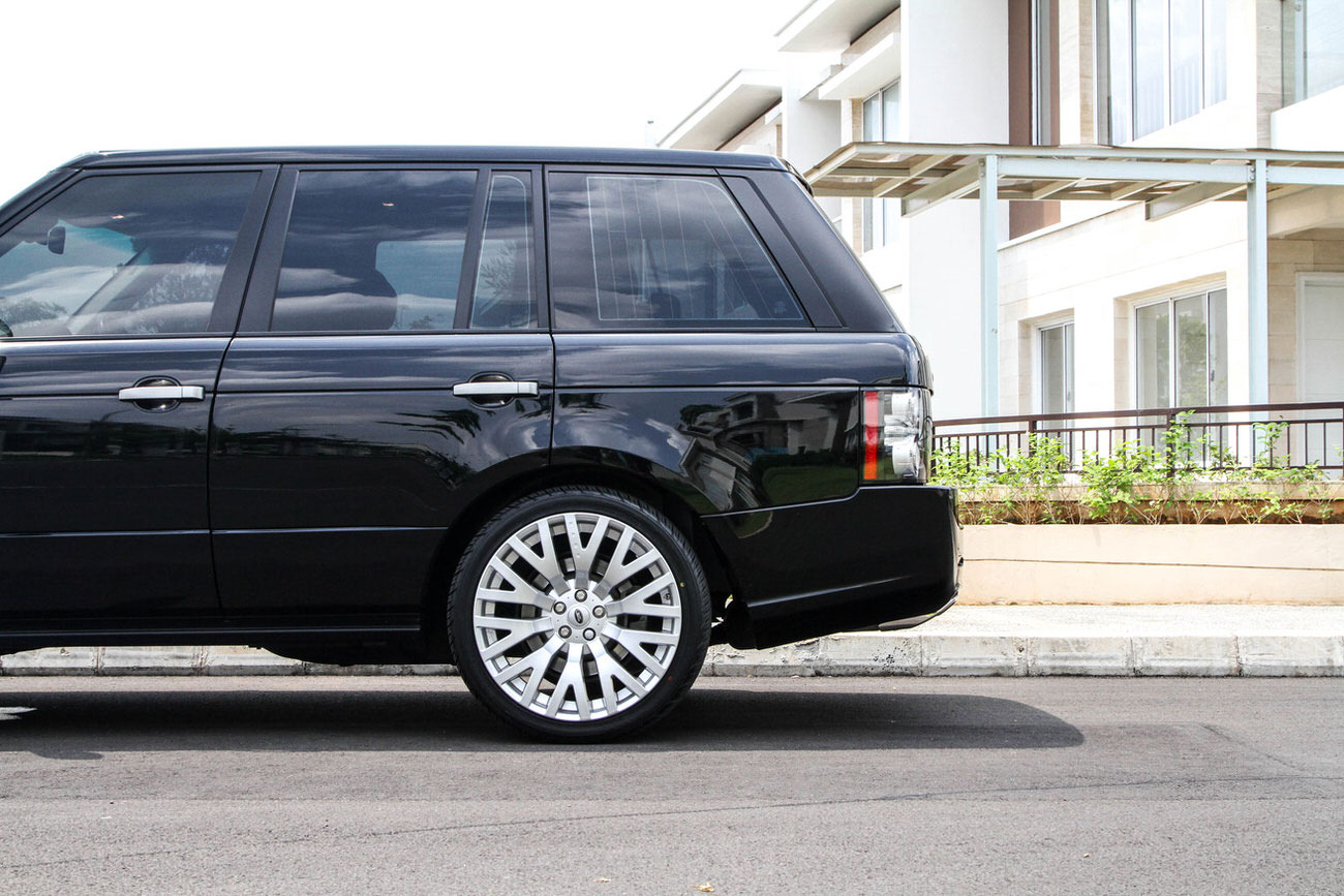 Permaisuri | Range Rover on Project KAHN COSWORTH 22"