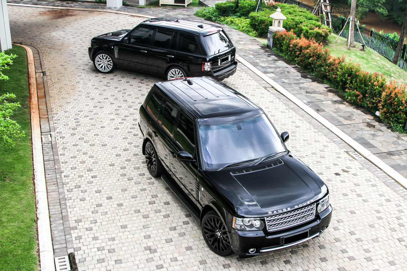 Permaisuri | Range Rover on Project KAHN COSWORTH 22"