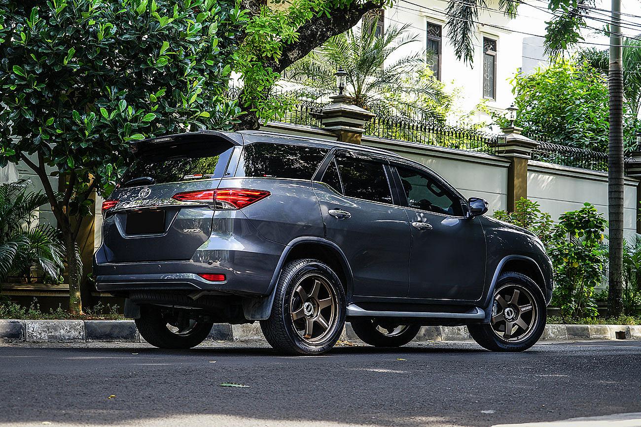 Permaisuri | Rays TE37 Ultra Large PCD + YOKOHAMA Parada Spec-X PA02 on ...