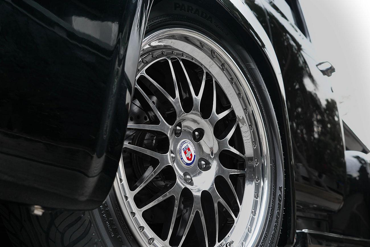 Permaisuri | Vintage Meet Classic Ford 100 with HRE 540C