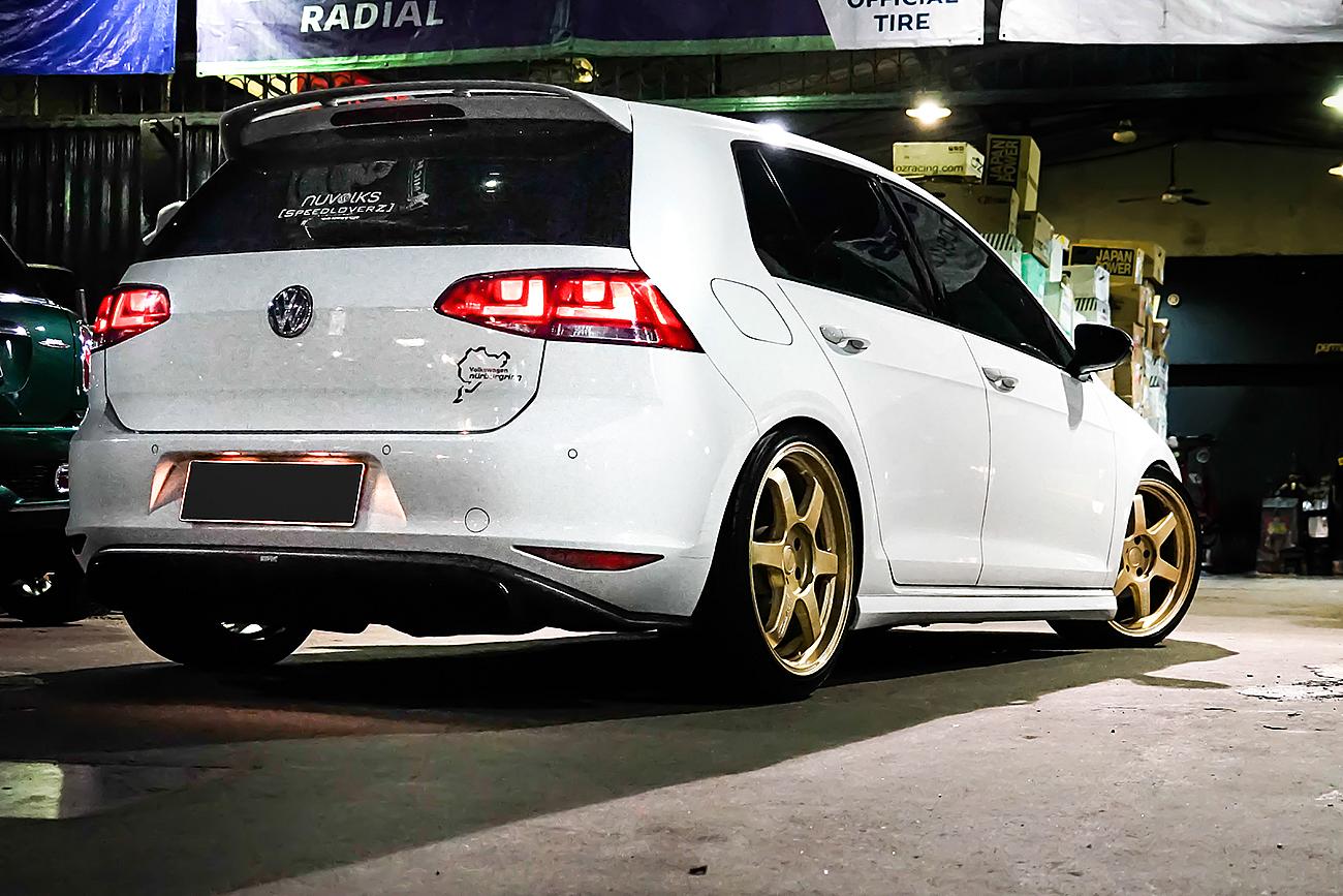 Permaisuri | Volkswagen Golf MK VII with Rays TE37 Ultra 19"