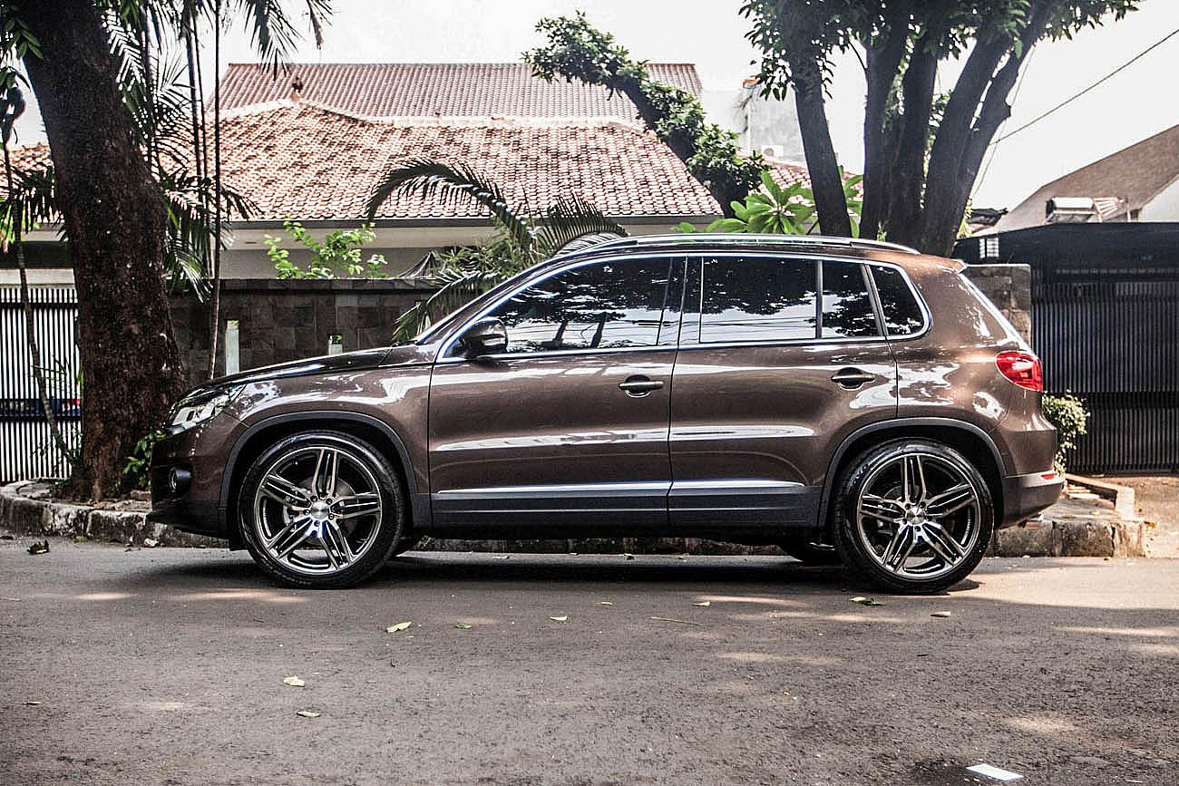 Permaisuri | Volkswagen Tiguan with Rays Volk Racing Triniti-V
