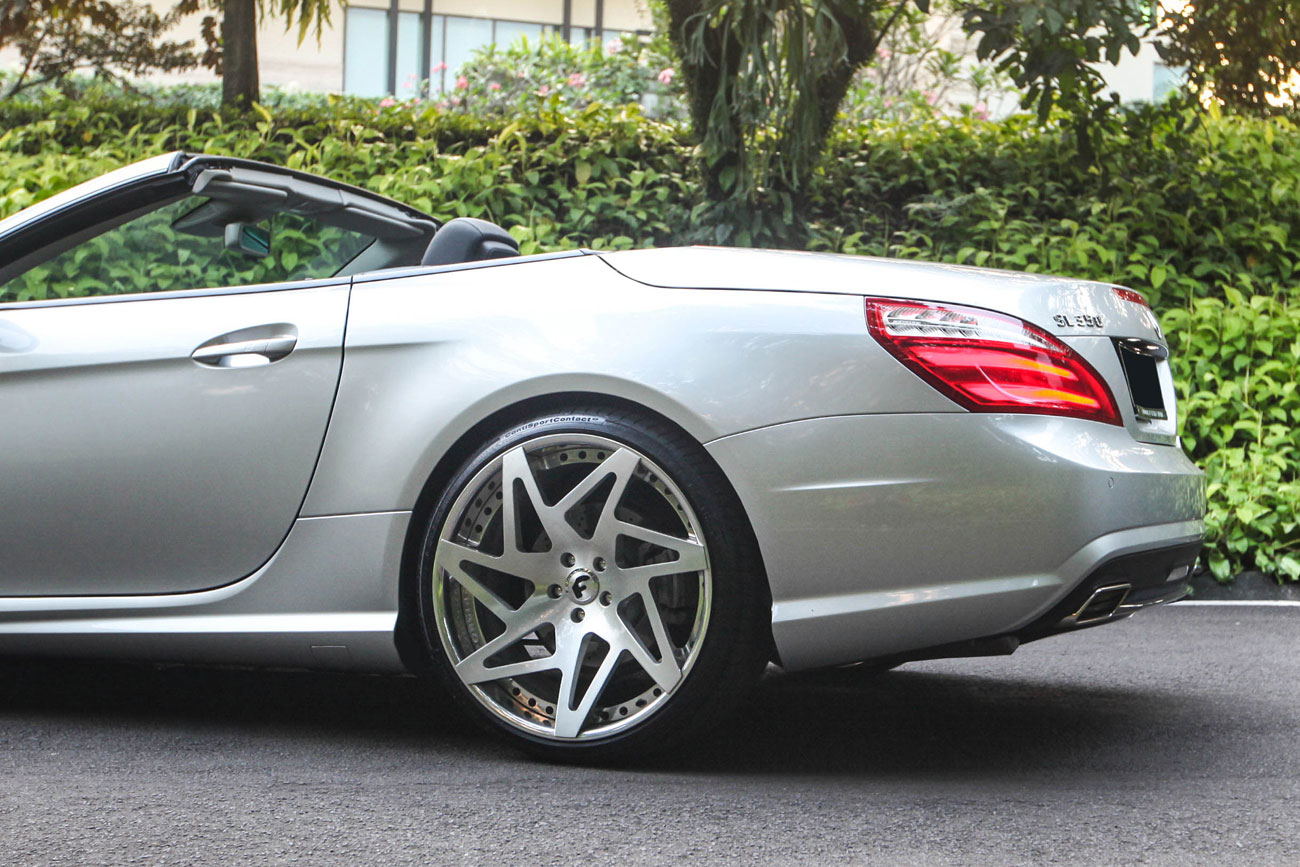 Permaisuri | SL-Class R231 with FORGIATO FINESTRO ECL