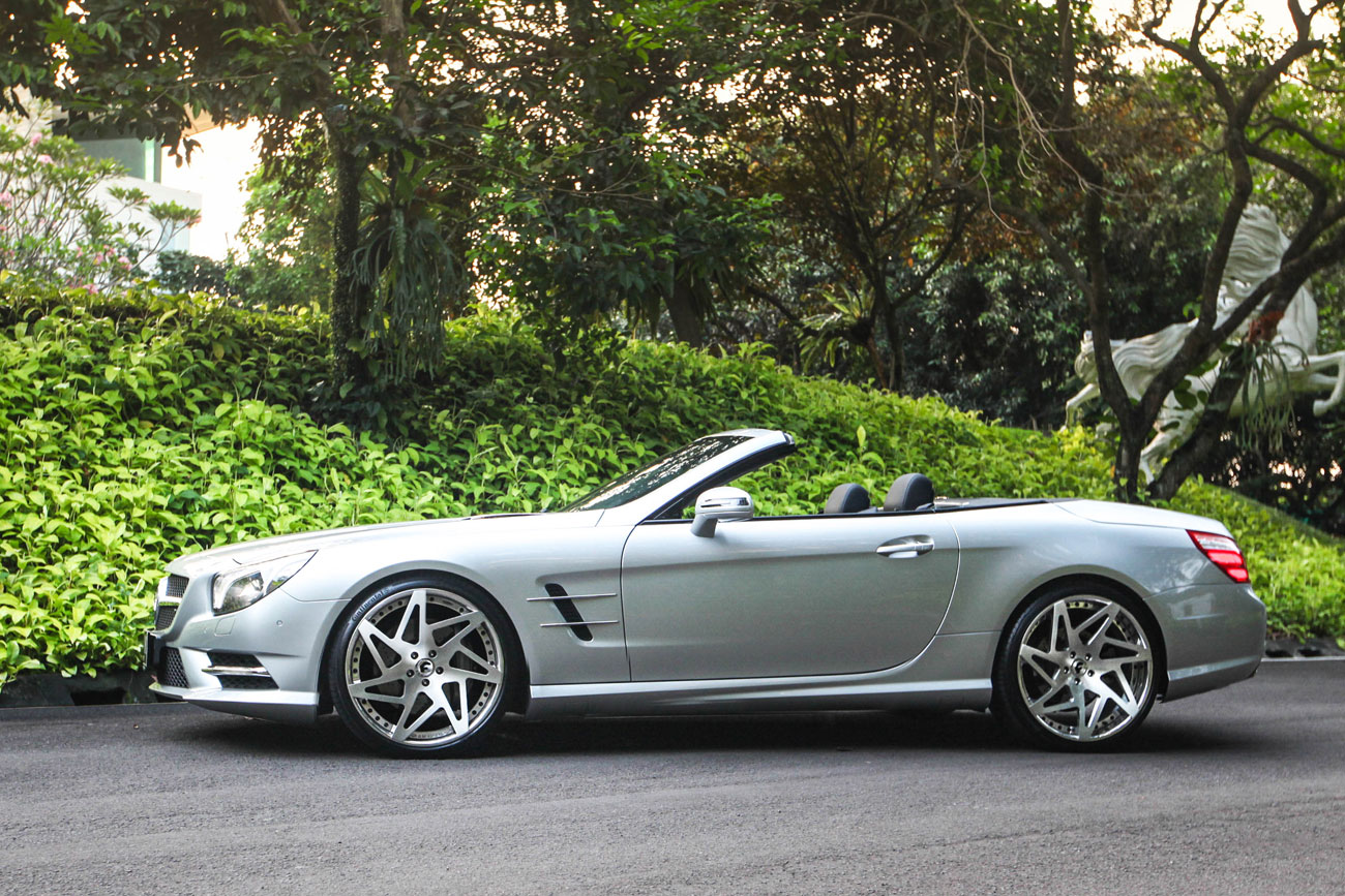 Permaisuri | SL-Class R231 with FORGIATO FINESTRO ECL