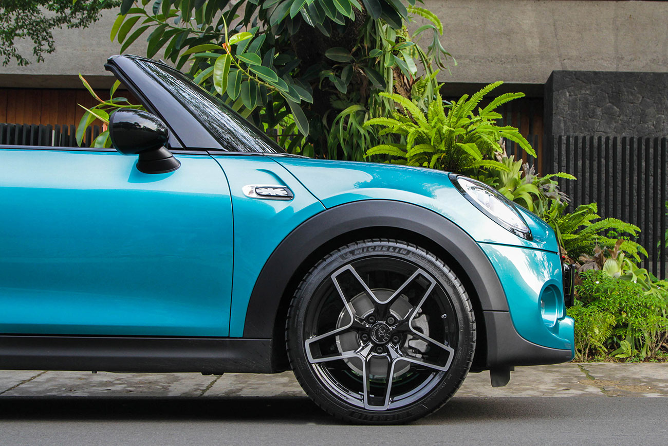Permaisuri | Aquamarine Mini F57 with Matching Aquamarine Facewheels Forged