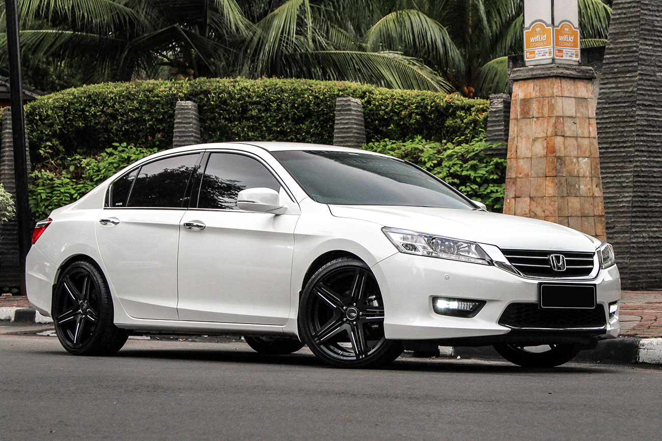 Permaisuri | Advanti SM38 ft Accord