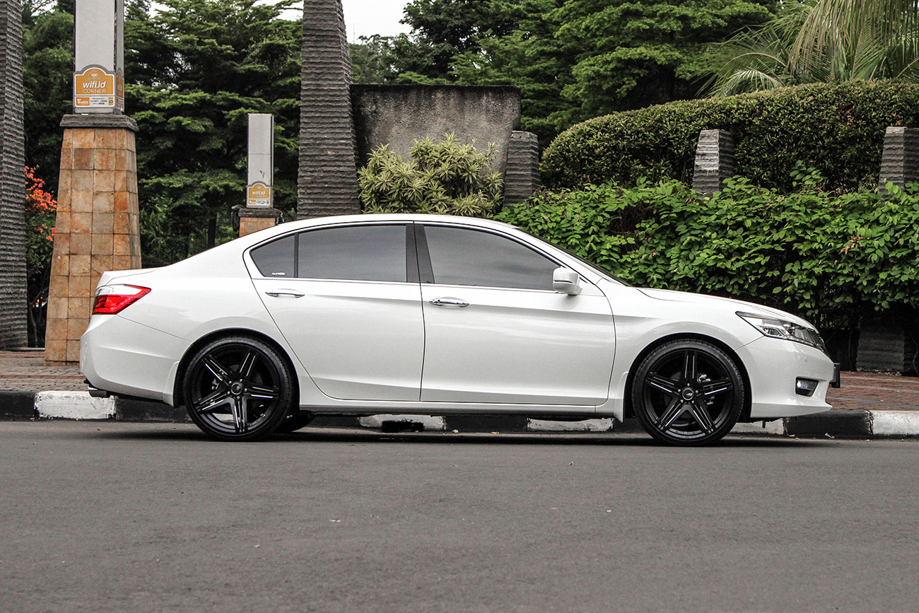 Permaisuri | Advanti SM38 ft Accord