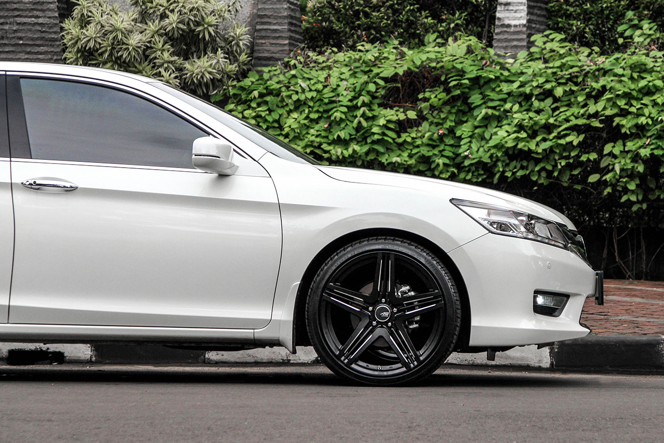 Permaisuri | Advanti SM38 ft Accord