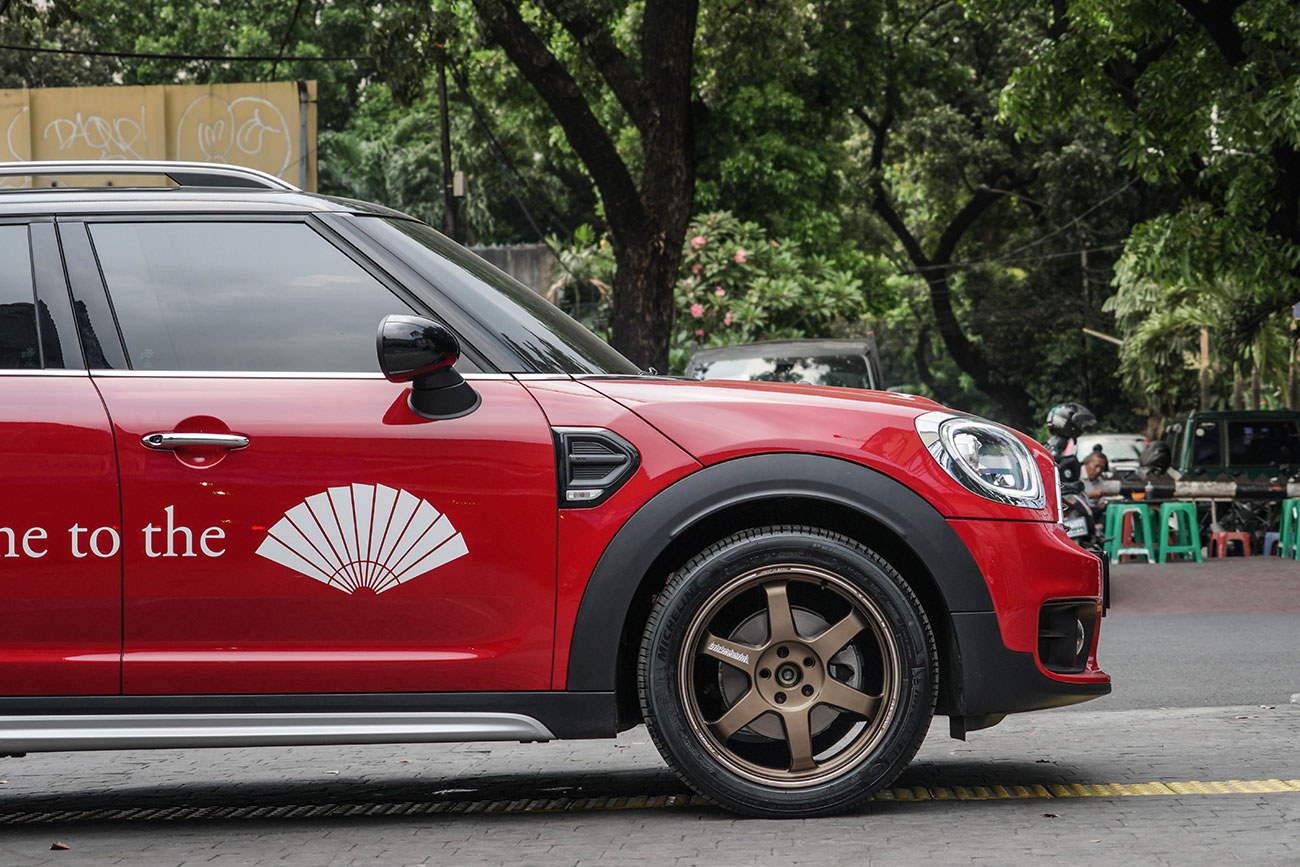 Permaisuri | Mini Cooper Countryman with Rays TE37 Ultra