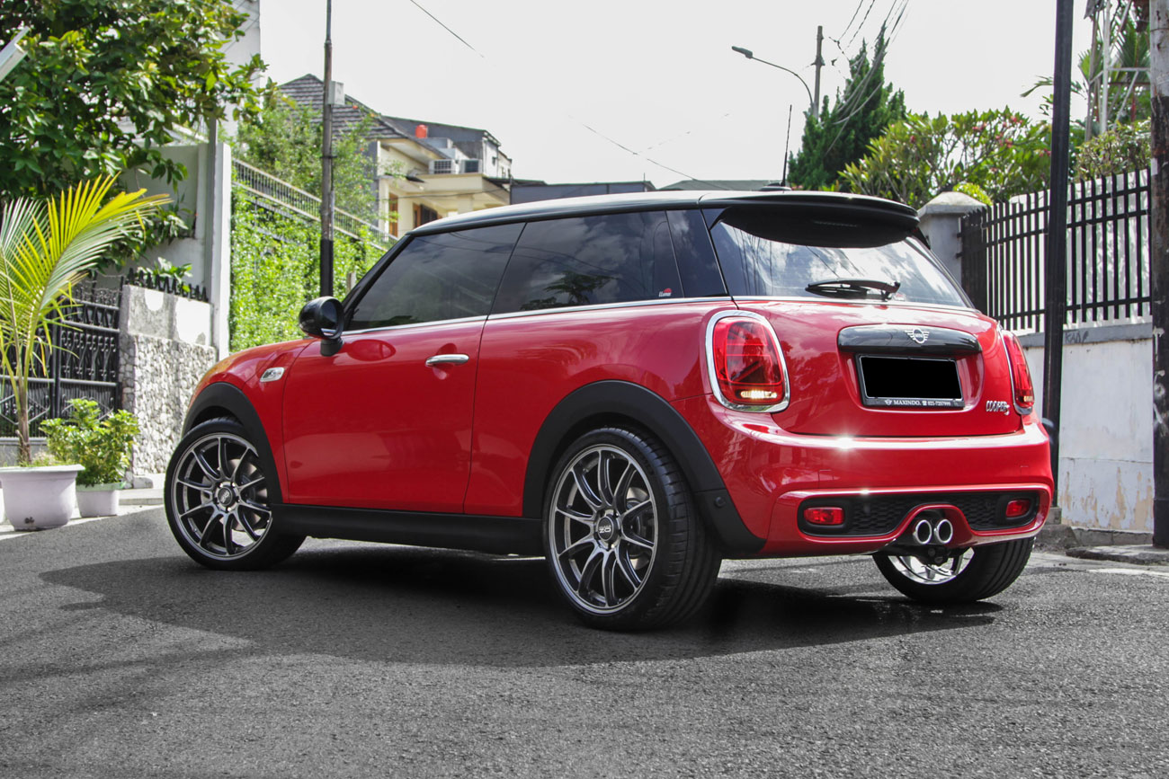 Permaisuri | OZ Racing Hyper GT HLT on Mini Cooper F56