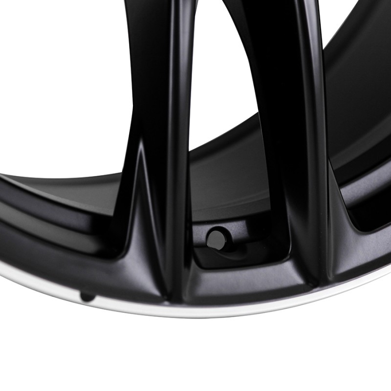 Permaisuri | AMG - Crosser | Satin Black w/ Machines Pinstripe 21