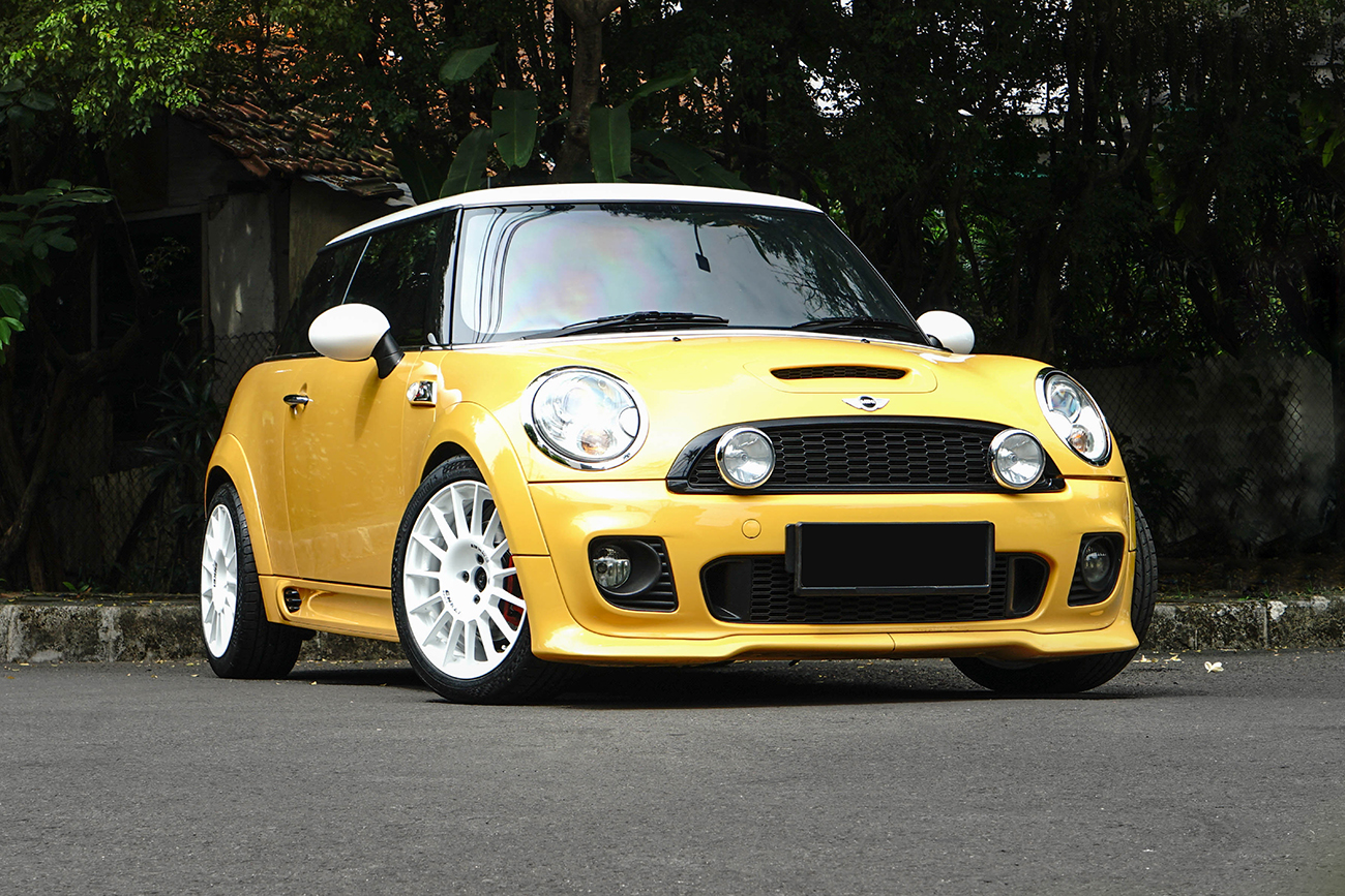 Permaisuri | Enkei RC-T4 on Mini Cooper R56