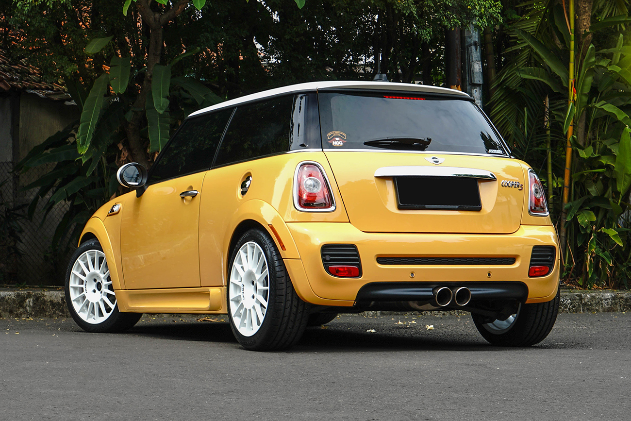 Permaisuri | Enkei RC-T4 on Mini Cooper R56