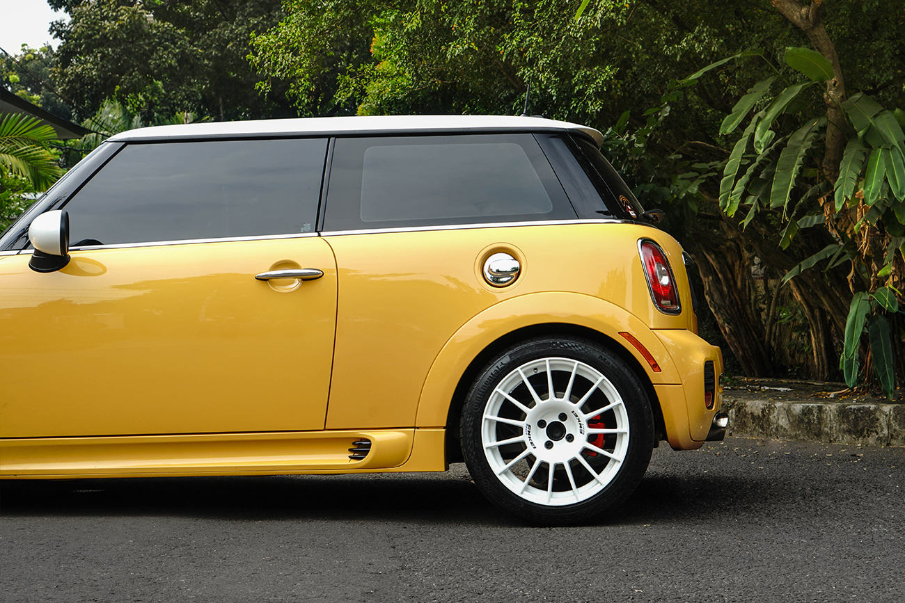 Permaisuri | Enkei RC-T4 on Mini Cooper R56