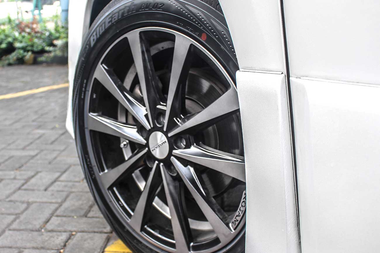 Permaisuri | Rojam Slave with Toyota VELLFIRE