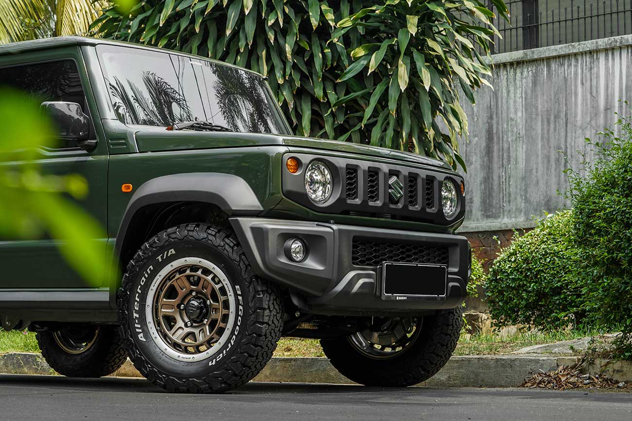 Permaisuri | Work Crag T-Grabic 2 with Suzuki Jimny