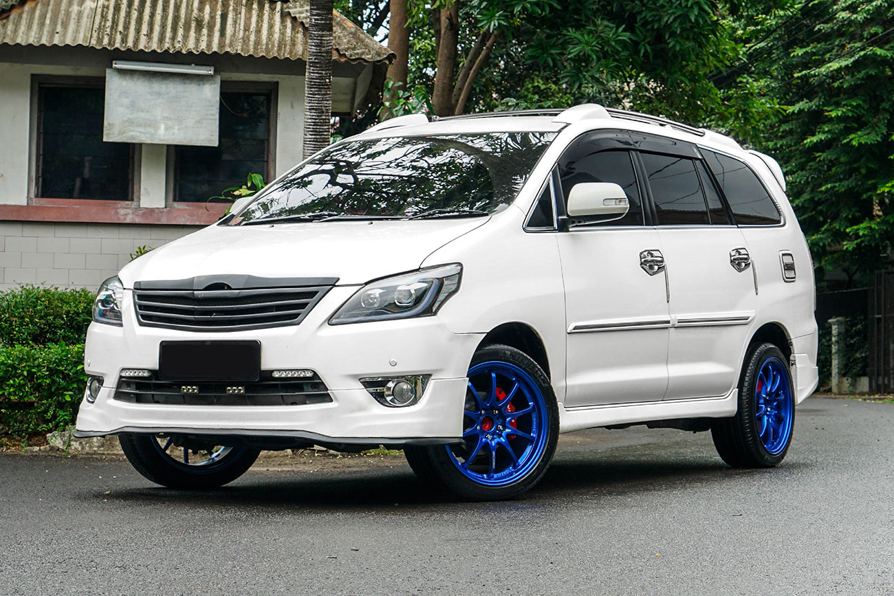 Permaisuri | Rays Volk Racing CE28N+Toyota Kijang Innova AN40