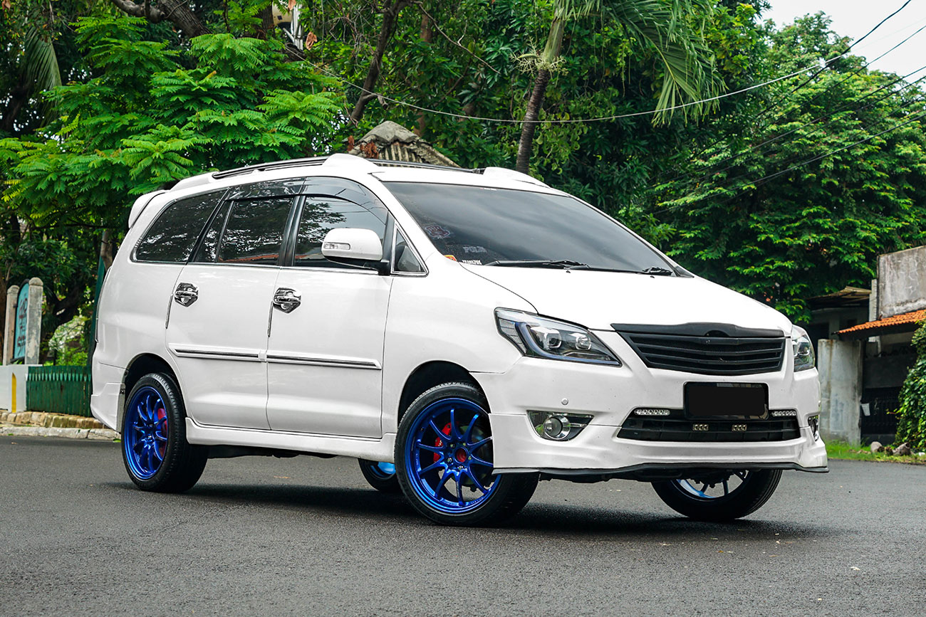 Permaisuri | Rays Volk Racing CE28N+Toyota Kijang Innova AN40