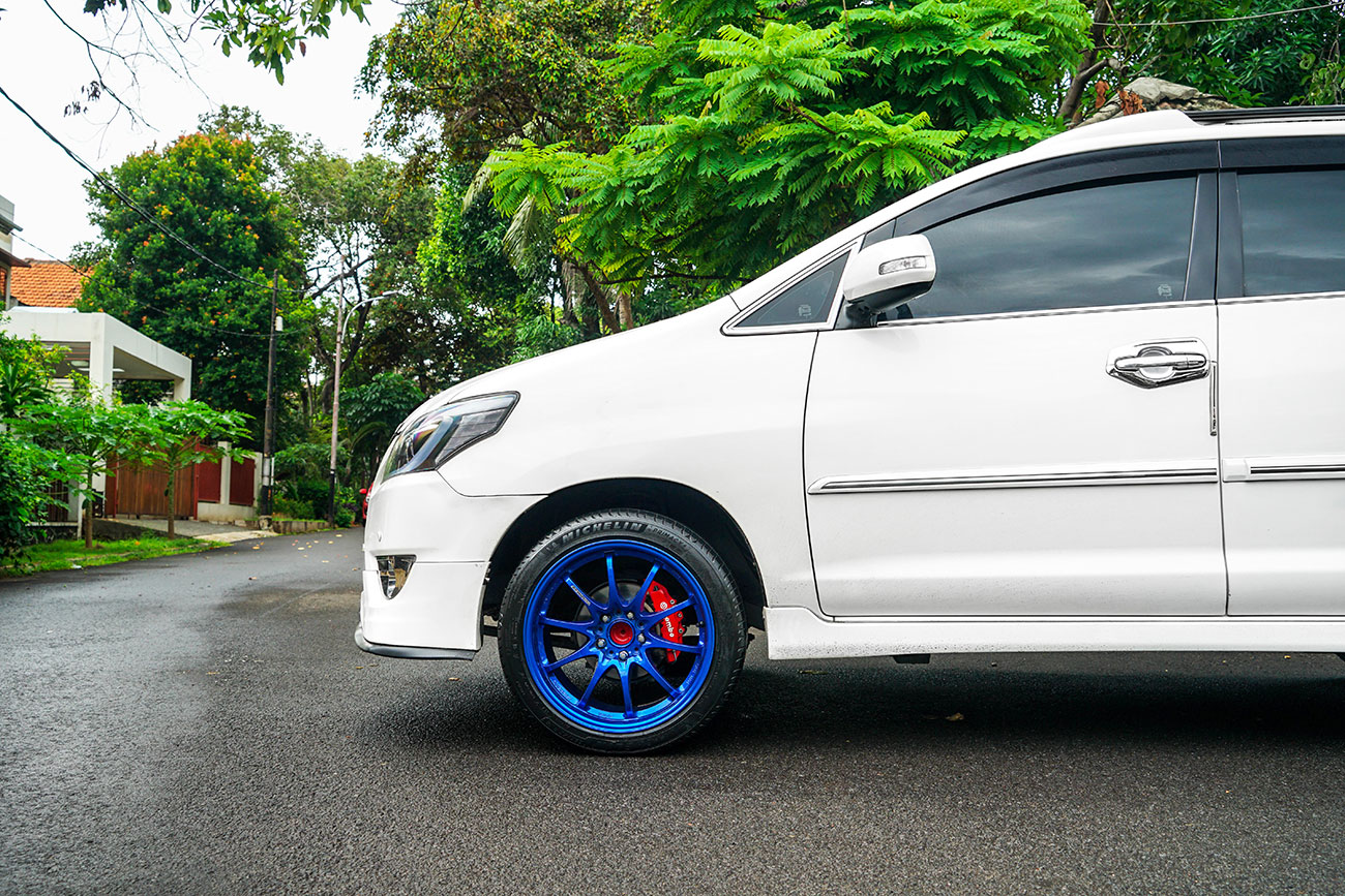 Permaisuri | Rays Volk Racing CE28N+Toyota Kijang Innova AN40