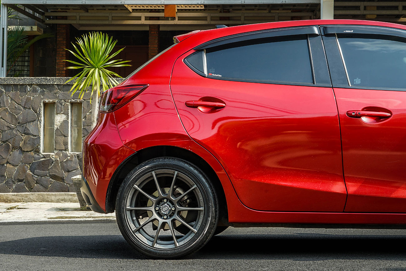 Permaisuri | Enkei Tuning SC33 on Mazda 2
