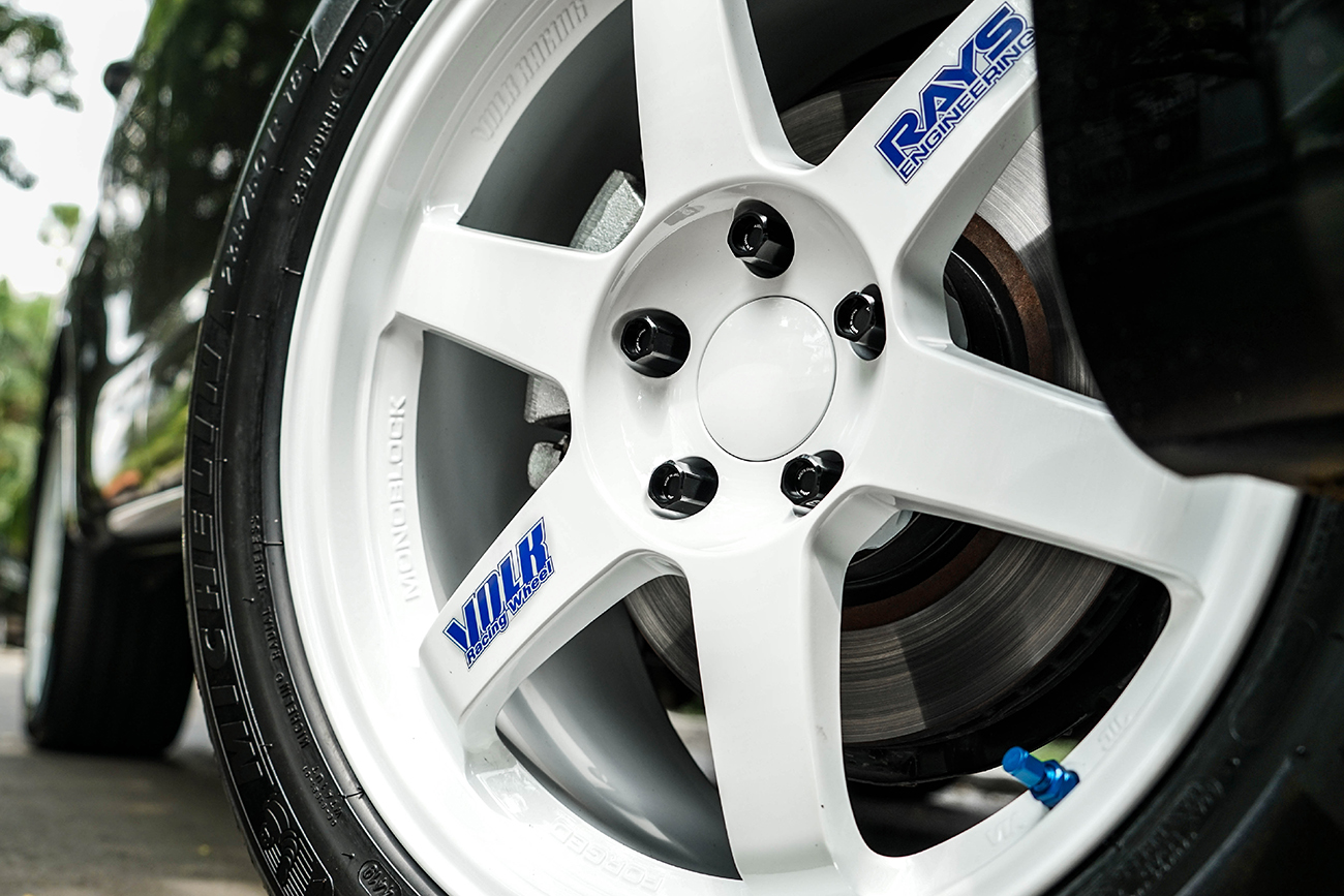 Permaisuri | Rays Volk Racing TE37 OG with Toyota Kijang Innova Reborn