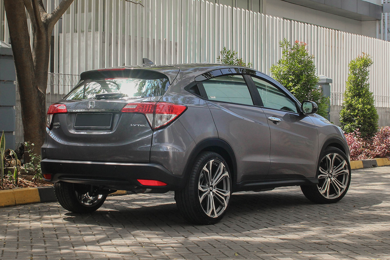 Permaisuri | Enkei Vortex5 on Honda HRV