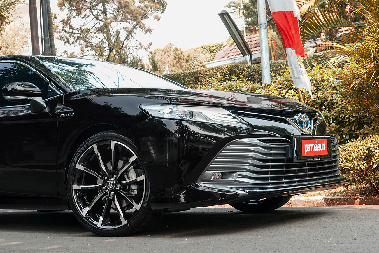 Permaisuri | Rays HFullCross RV5 with Toyota Camry Hybrid