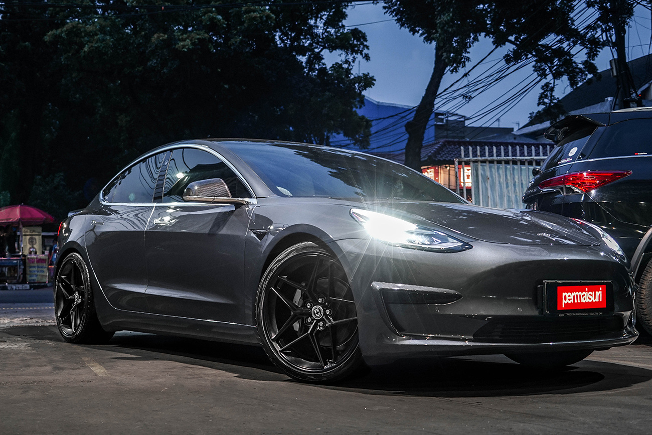 Permaisuri | HRE FF11 with Tesla Model 3