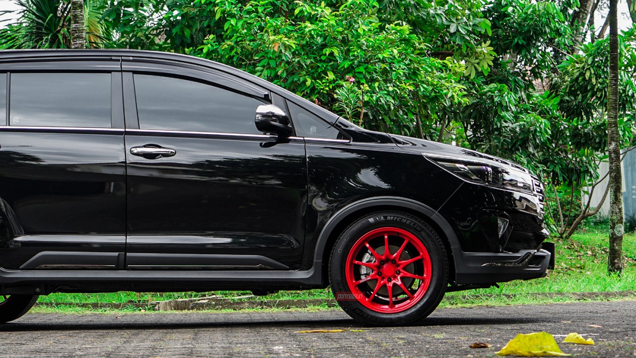 Permaisuri | Rays Volk Racing CE28N on Toyota Innova Venturer Facelift