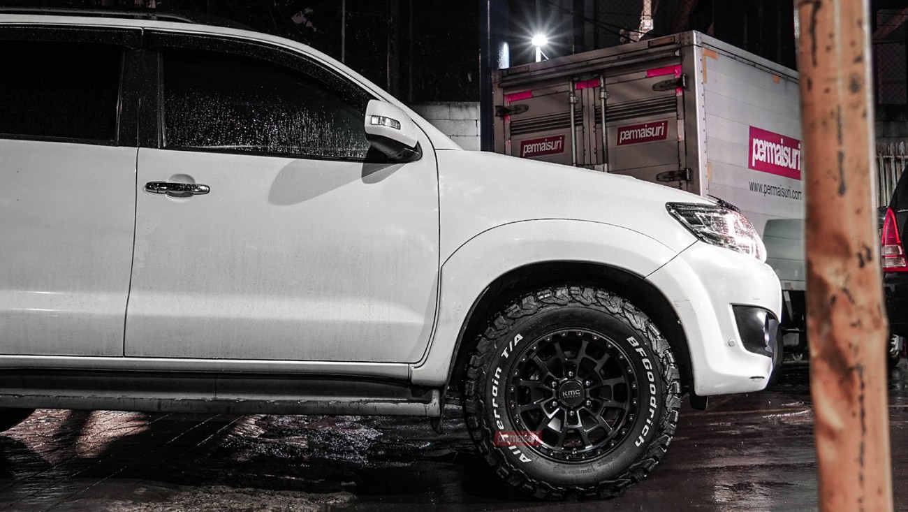 Permaisuri | KMC KM718 Summit+Toyota Fortuner