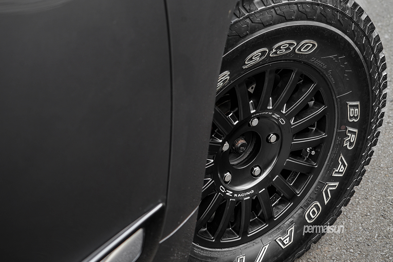 Permaisuri | OZ Racing Rally Raid on Toyota Land Cruiser J200