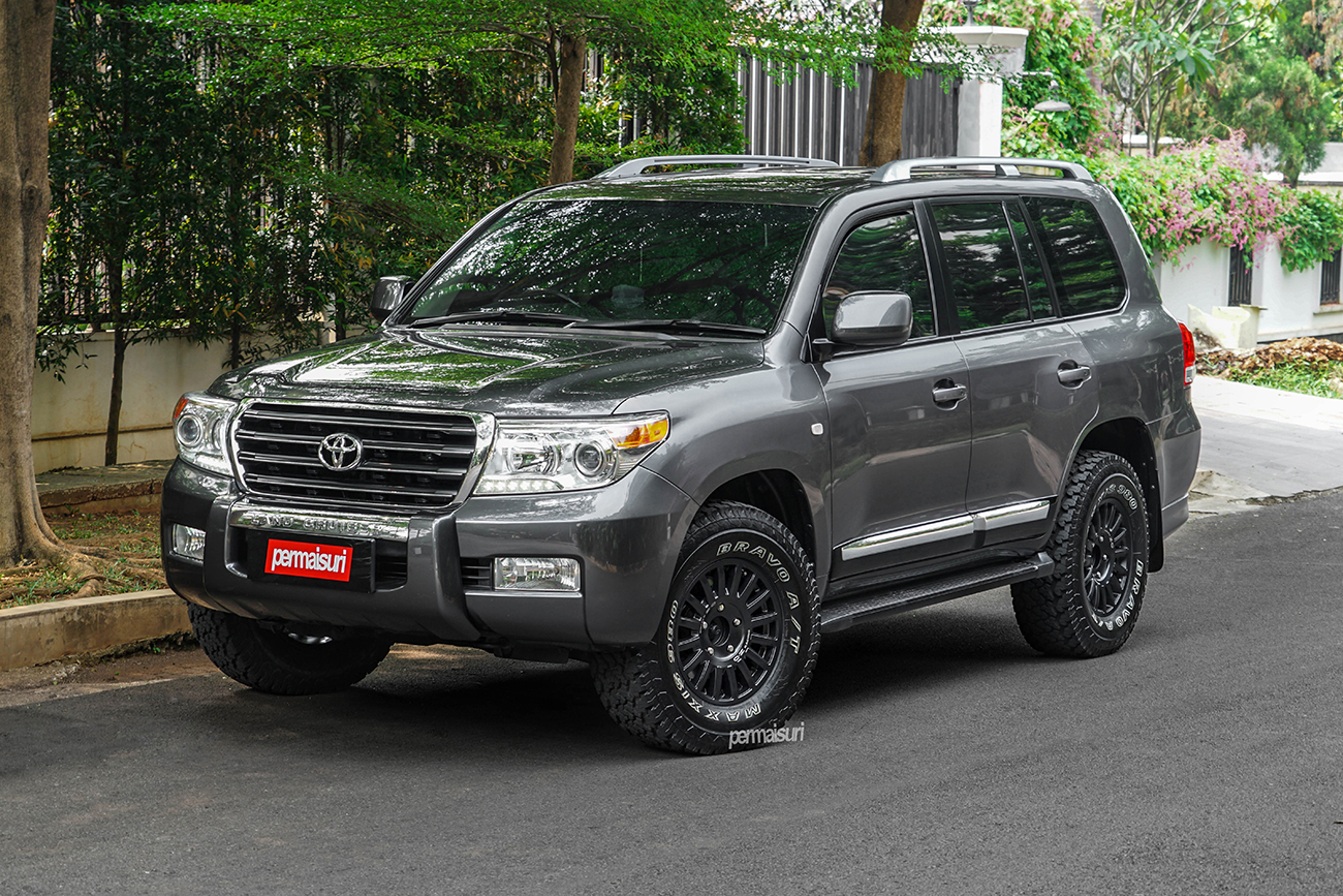 Permaisuri | OZ Racing Rally Raid on Toyota Land Cruiser J200