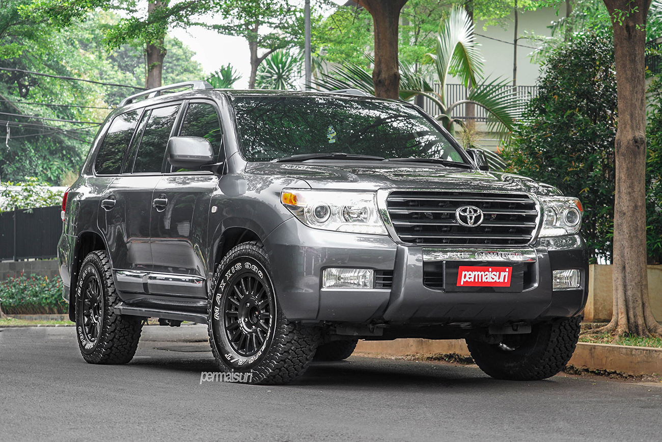 Permaisuri | OZ Racing Rally Raid on Toyota Land Cruiser J200