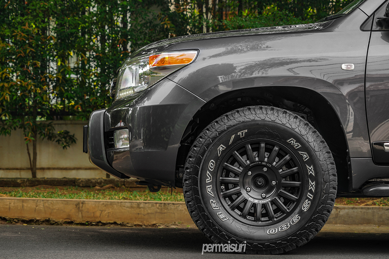 Permaisuri | OZ Racing Rally Raid on Toyota Land Cruiser J200