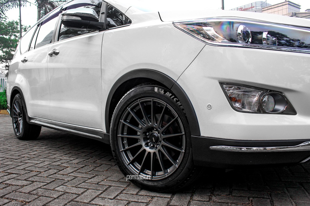 Permaisuri | KONIG Rennform + Toyota Kijang Innova Venturer