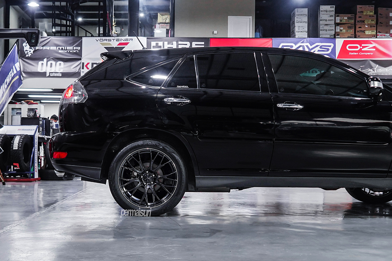 Permaisuri | Weds Sport SA-20R + Toyota Harrier