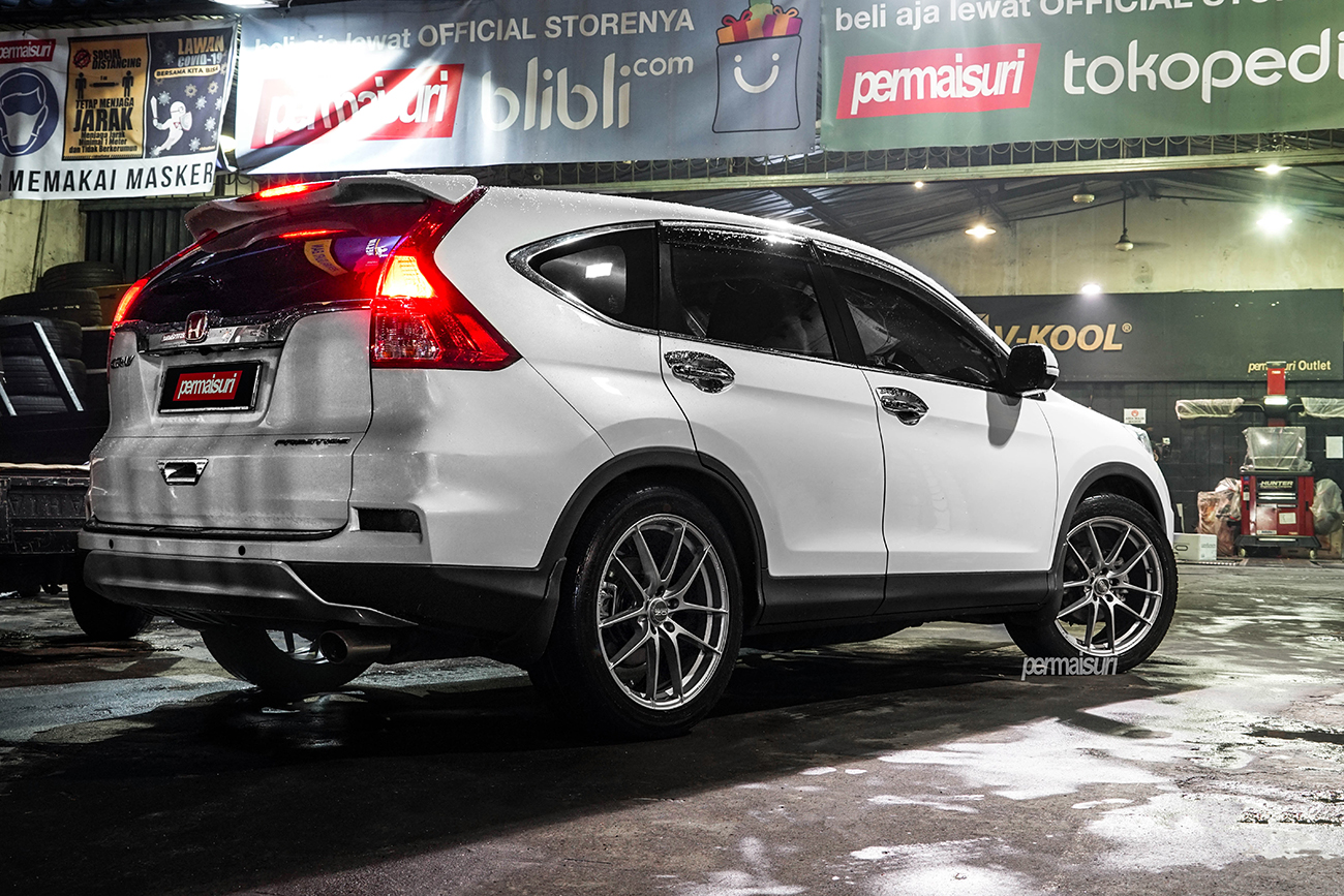 Permaisuri | OZ Racing Leggera HLT with Honda CR-V