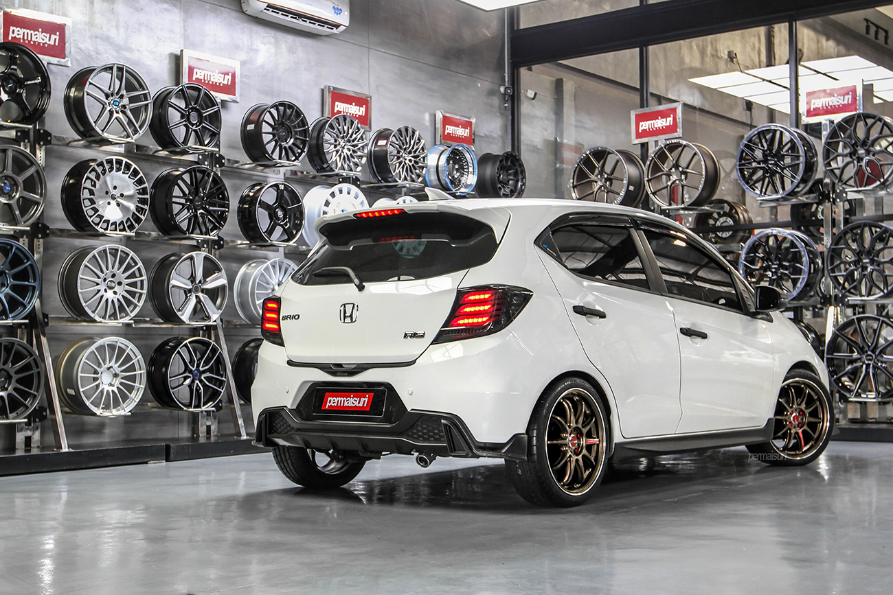 Permaisuri | WORK Emotion ZR10 with Honda Brio