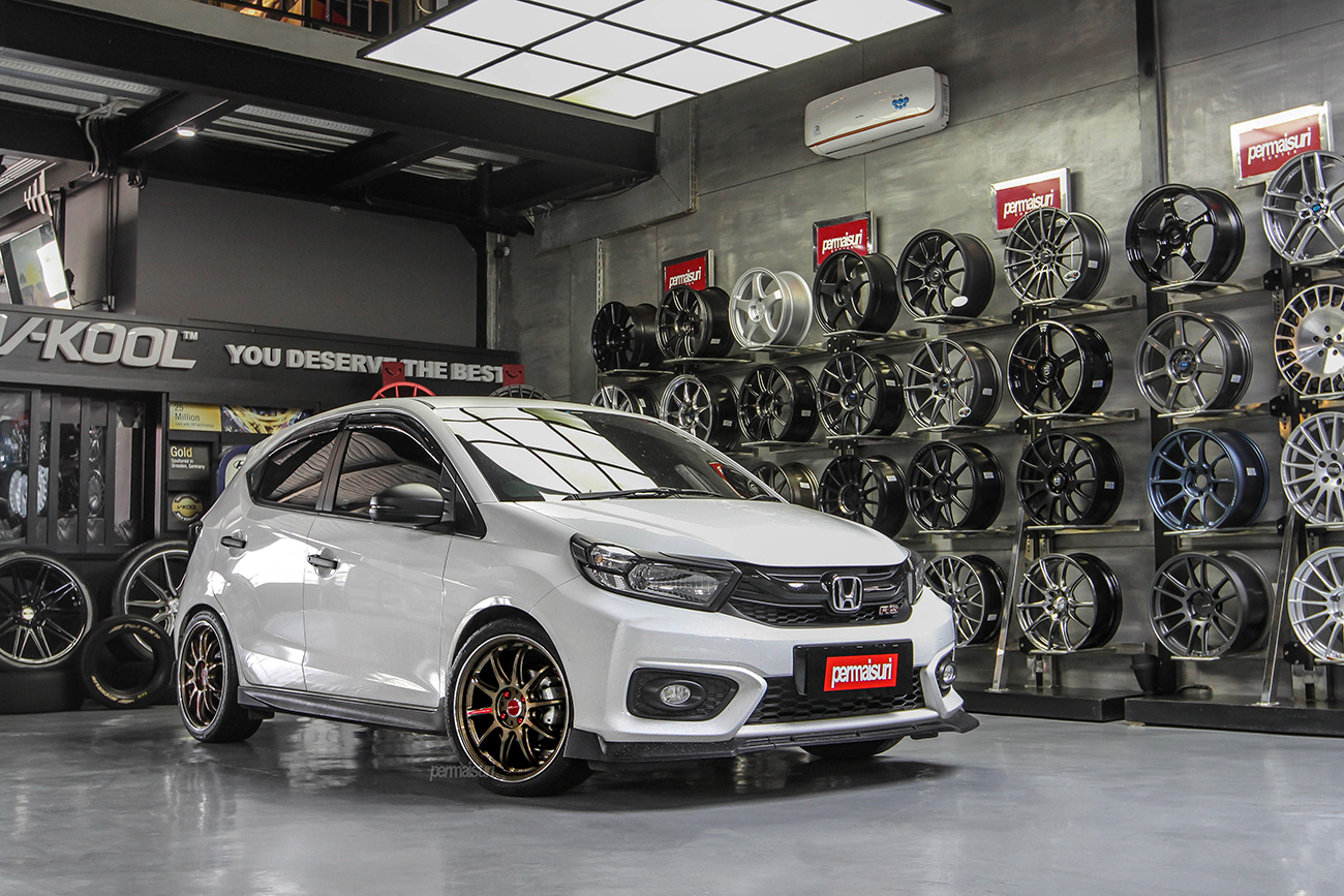 Permaisuri | WORK Emotion ZR10 with Honda Brio