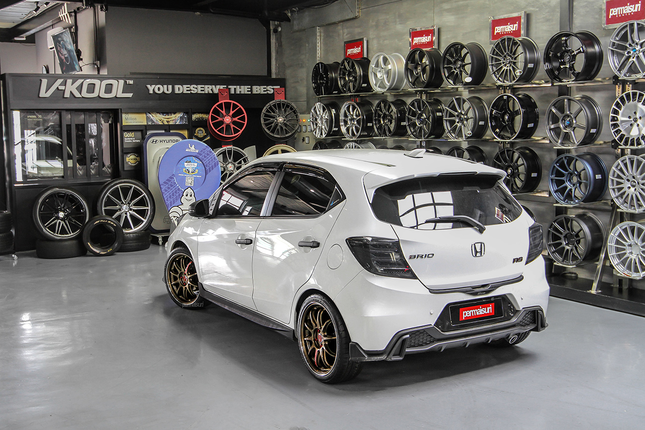 Permaisuri | WORK Emotion ZR10 with Honda Brio