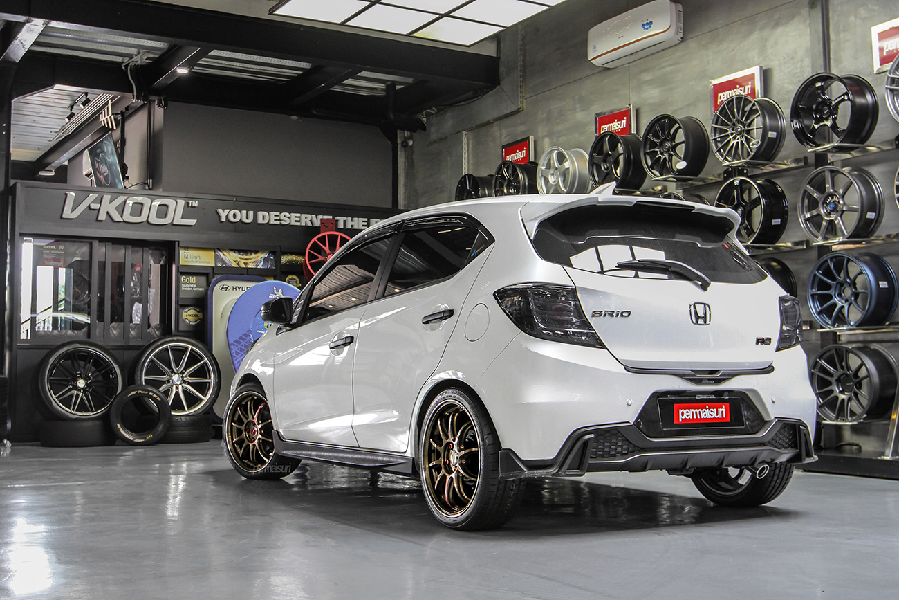 Permaisuri | WORK Emotion ZR10 with Honda Brio