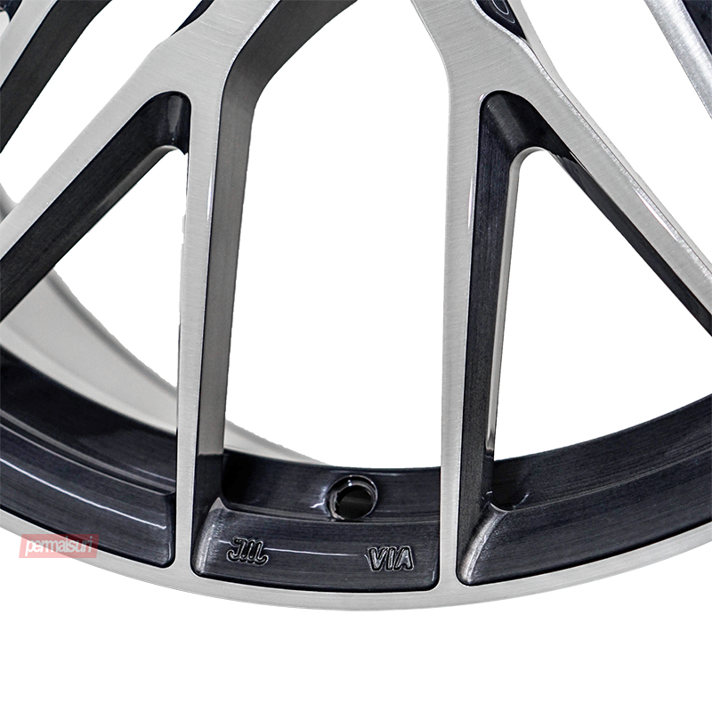 Permaisuri | Facewheels - FW1802 | Tinted Brushed Windows 20