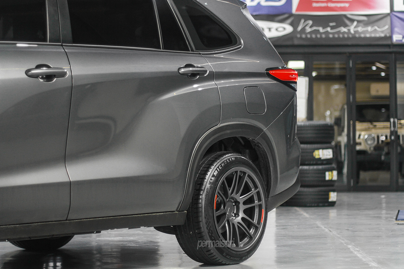 Permaisuri | Enkei Racing Revolution GTC01RR with Toyota Kijang Innova ...